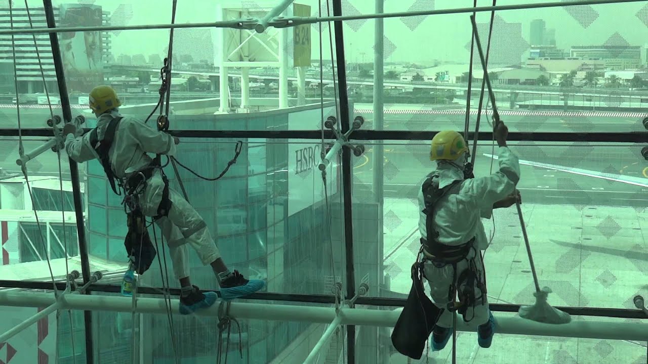 Dubai airport window cleaners - YouTube