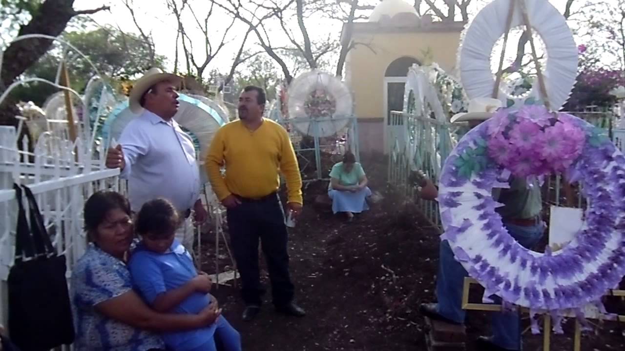 La casa Vacia Atacheo 2011 - YouTube