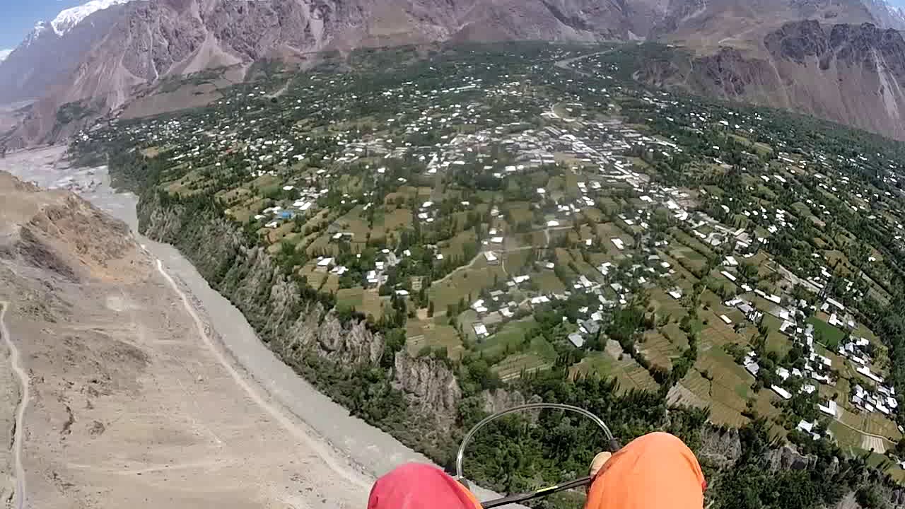 Paragliding booni chitral pakistan from qaqlasht to ghahli ground 2020 ...