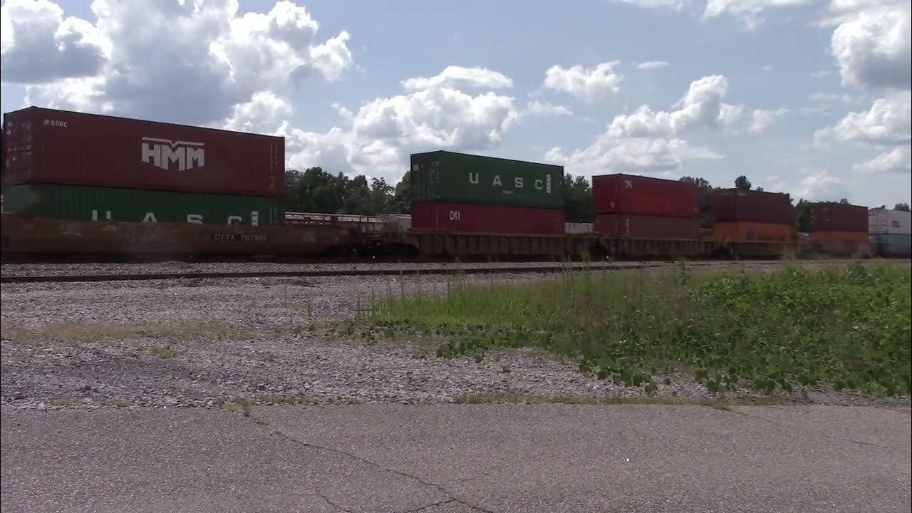 Eastbound NS 4338 Leads Solo UP And NS 4209 DPU Trail NS 276 Intermodal Crewe VA - YouTube