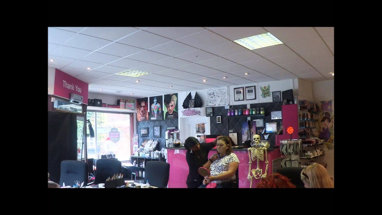Anna Lingis Skull Workshop at The Face Painting Shop - YouTube