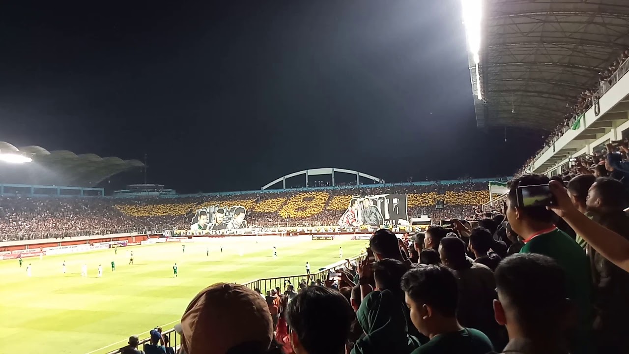 Koreo BCS , suporter PSS Sleman Jogjakarta - YouTube