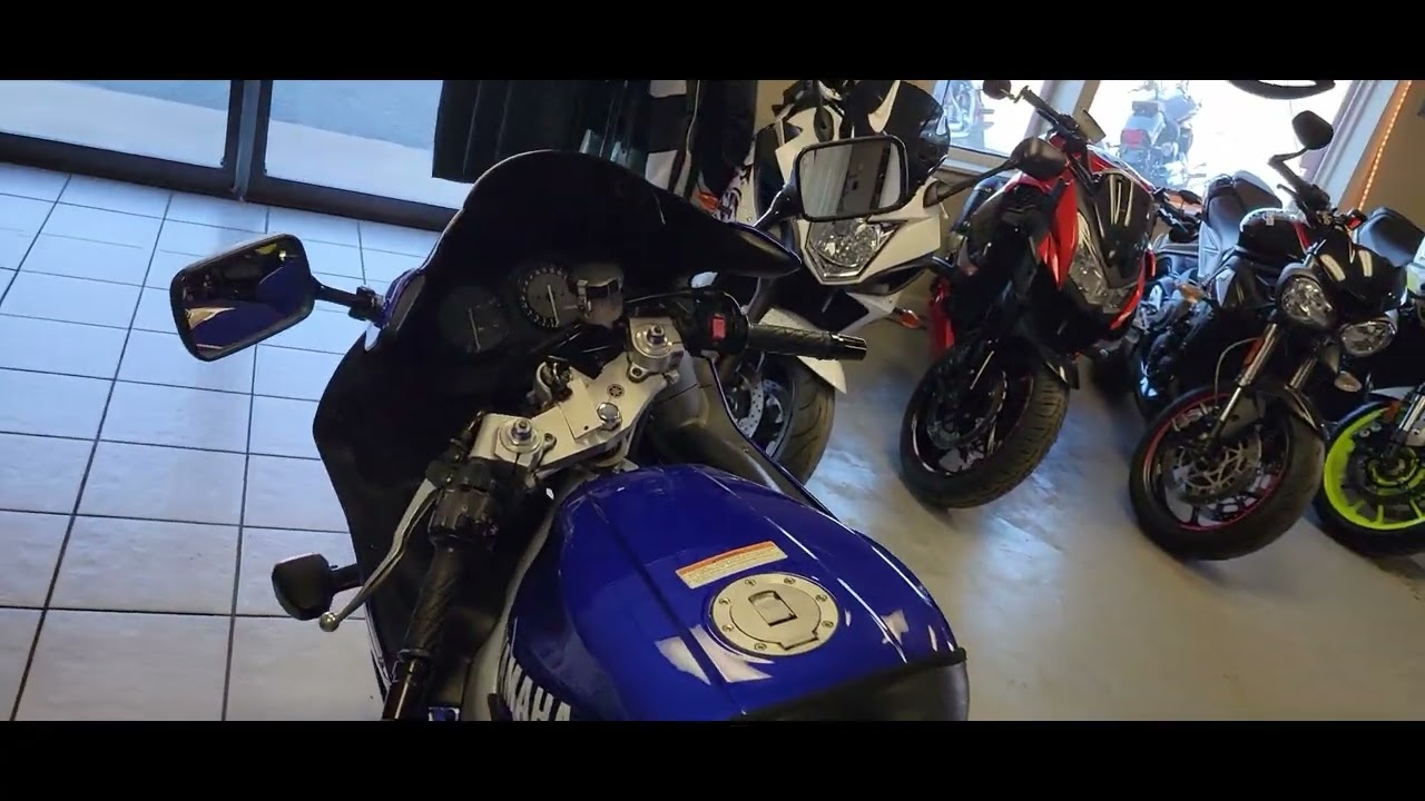 2001 Yamaha Yzf600r With Rider