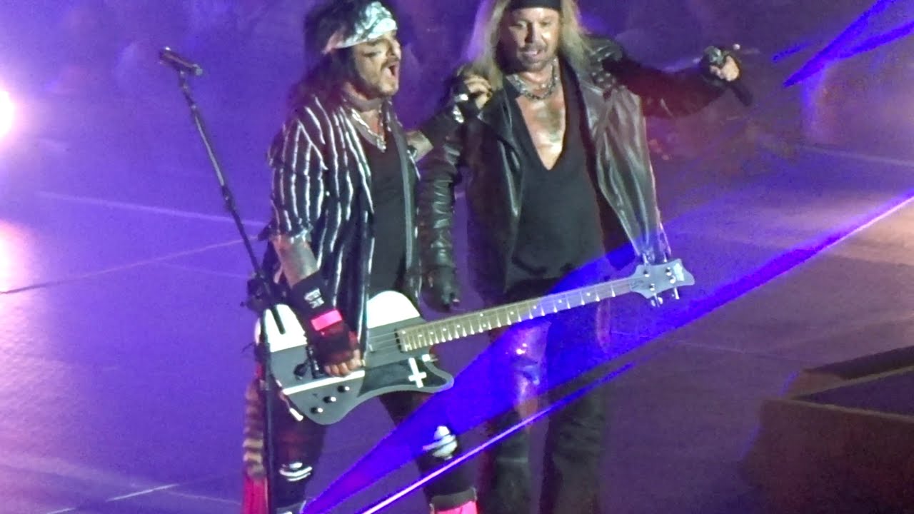 MÖTLEY CRÜE - Live Wire (Live) Fargodome - Fargo, North Dakota 11 ...