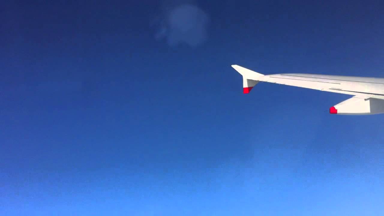 Close aeroplane while circling Heathrow - YouTube