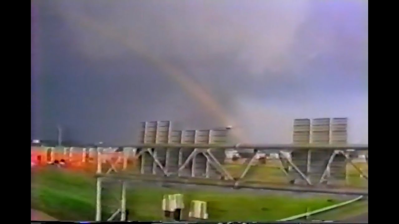 South Wichita, Kansas Tornado Of 1991 - YouTube
