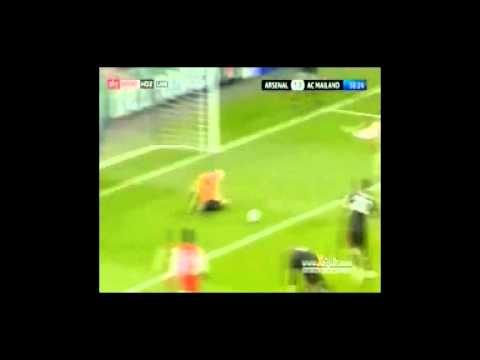 Robin van Persie misses against Milan