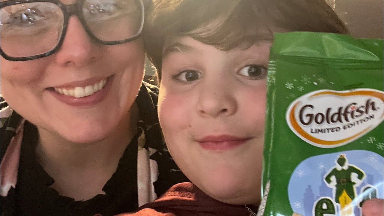 Trying limited edition Elf Maple Syrup Goldfish 🐟 🍁 - YouTube