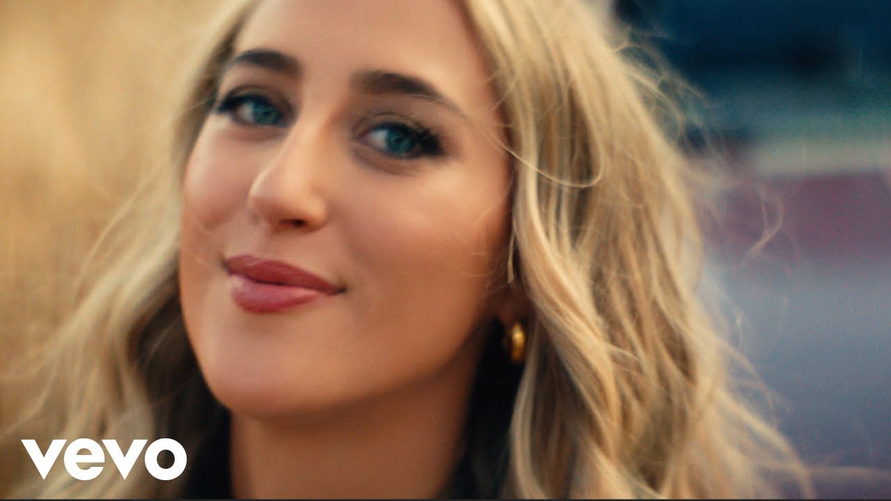 Ashley Cooke - dirt on 'em (Official Music Video) - YouTube