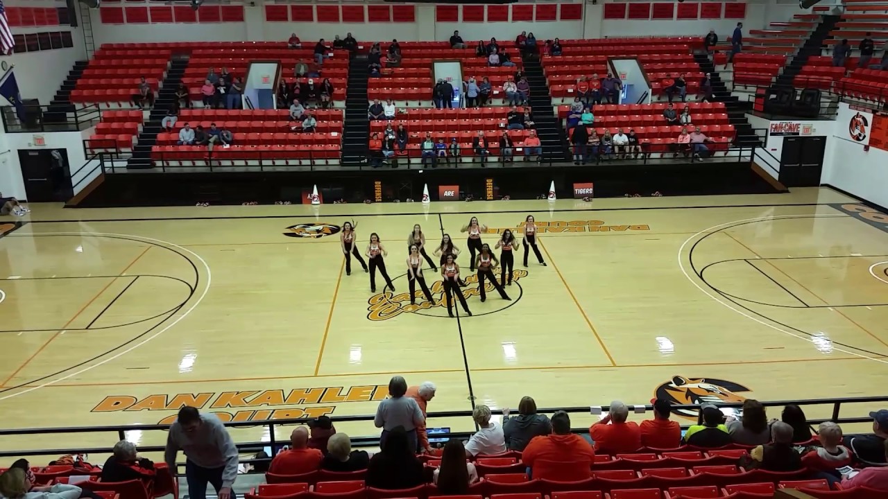 Cowley Cheer & Dance "Hand Clap" - YouTube