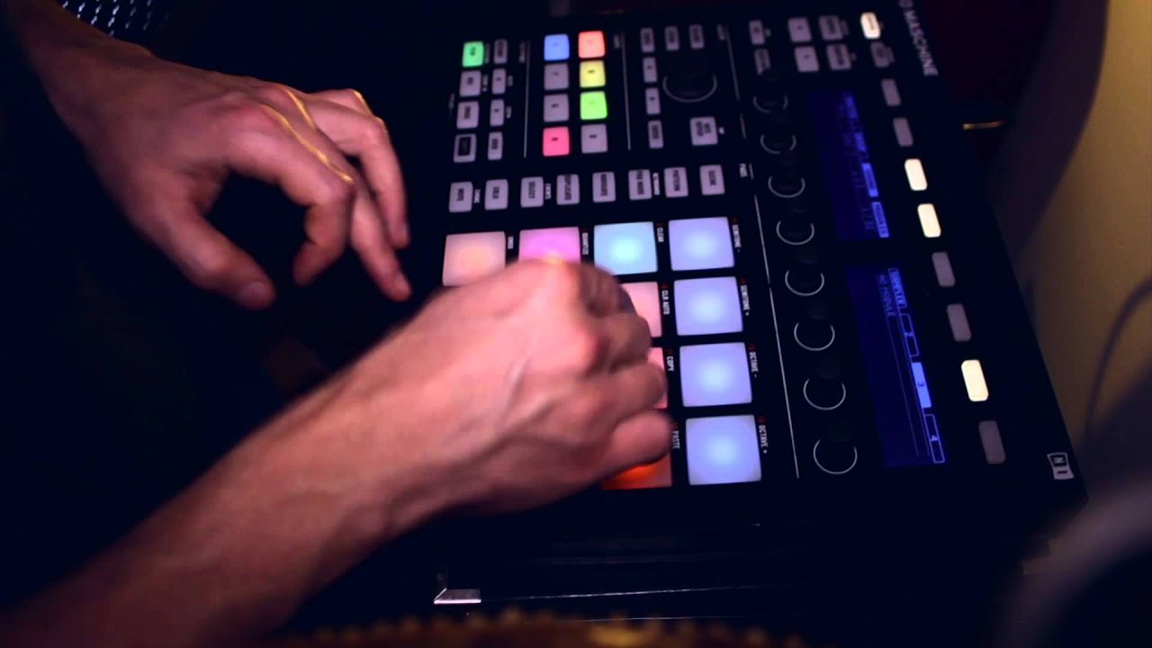 Live beat session on NI Maschine #futureoldschool - YouTube