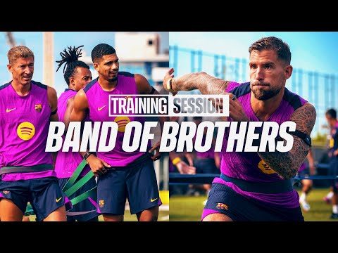 TEAM BUILDING with COLLECTIVE RESISTANCE BAND EXERCISES | FC Barcelona Training Session 🔵🔴
