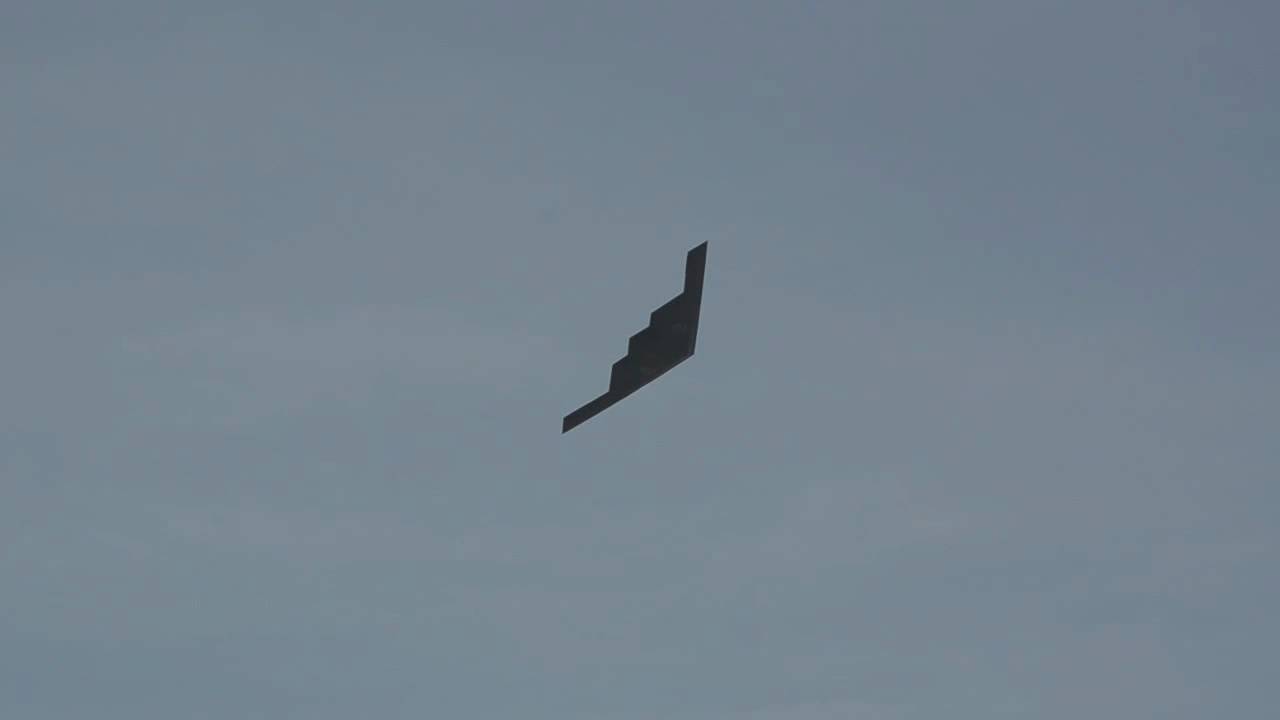 B 2 Spirit Flyby At Sound Of Speed Airshow 2012 YouTube