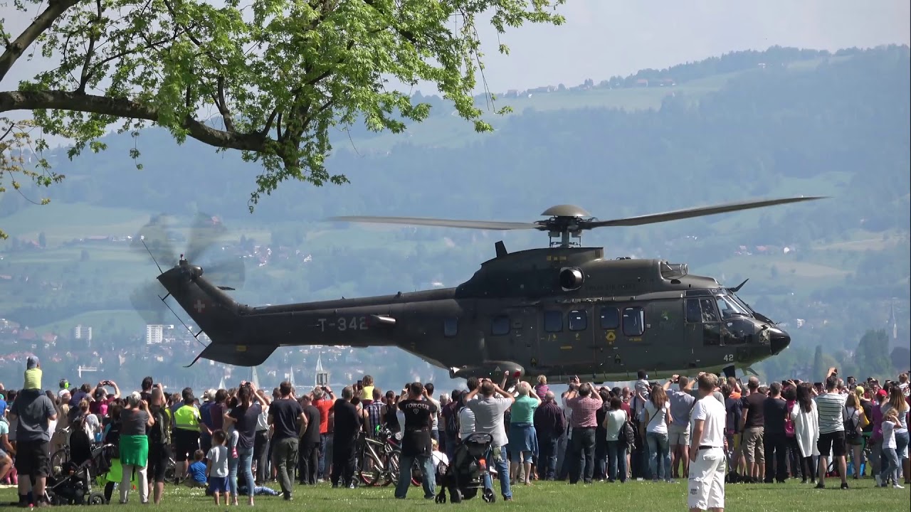 2018 - Flugshow Super Puma - YouTube
