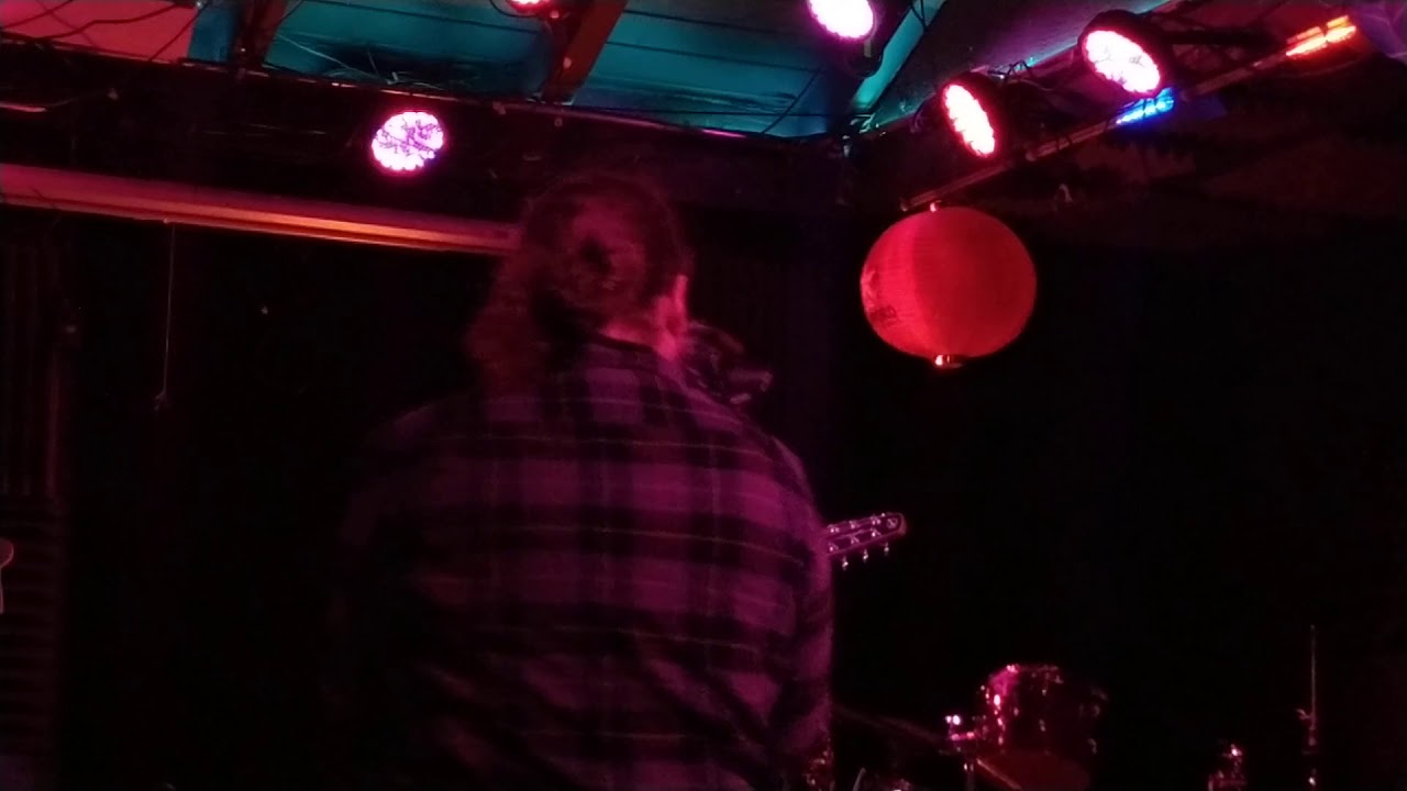 Danielle Durack @ Pho Cao - silverplatter.info - YouTube