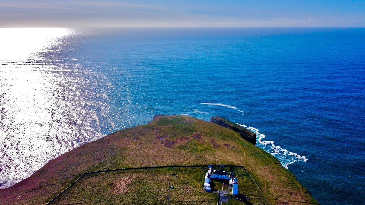Loop Head Lighthouse • Leuchtturm • Irland •Drohne • DJI - YouTube