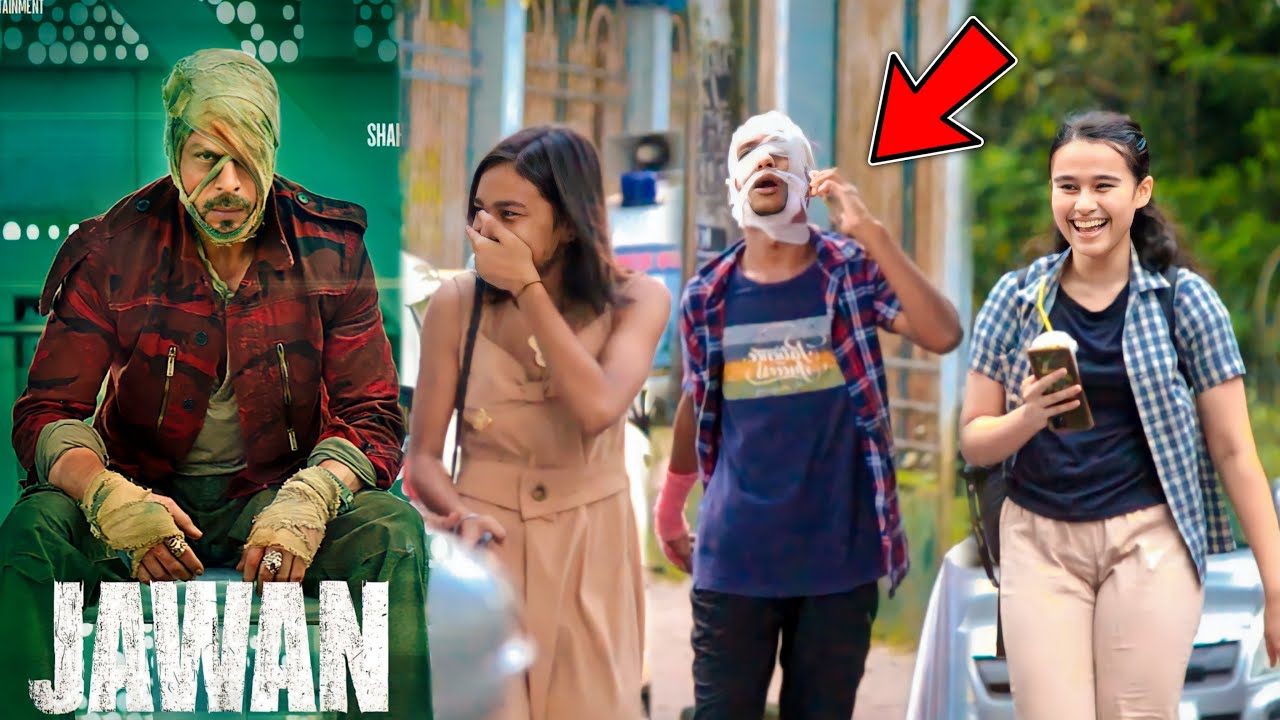 JAWAN Movie Prank In Public😜 || Op Reaction😂 || Funny Prank || Team ...