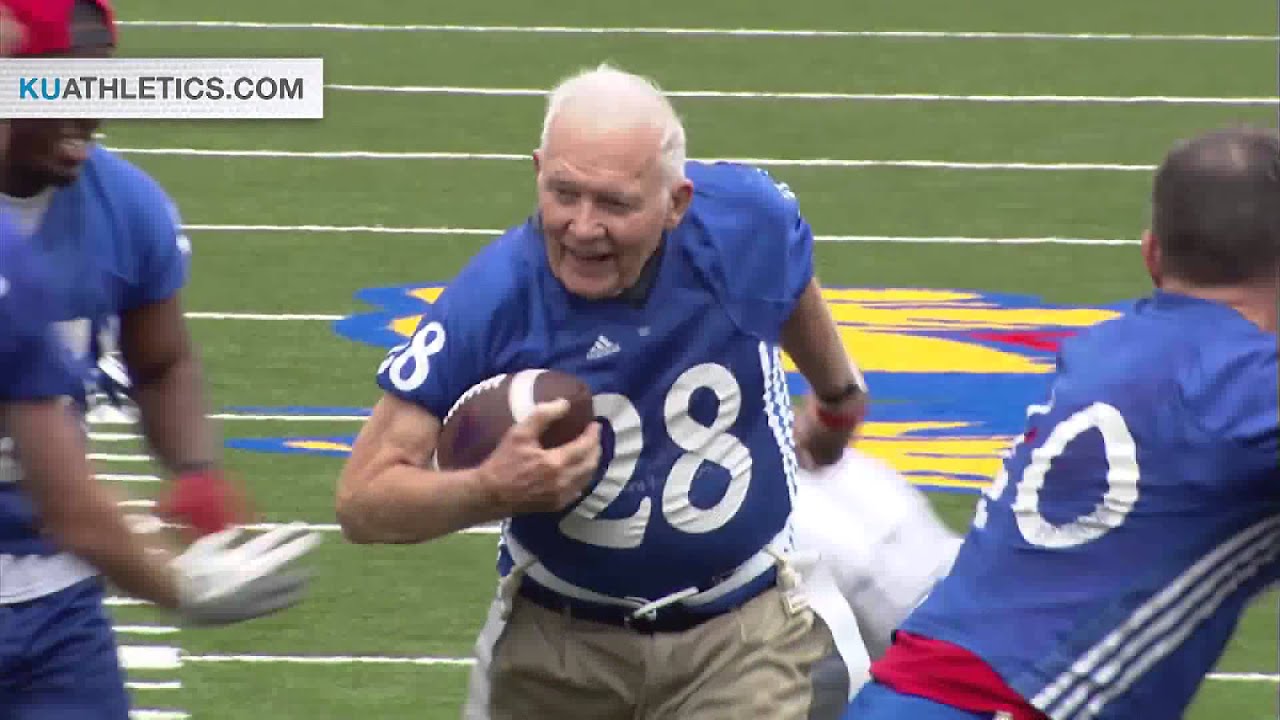 89 year old guy(bryan sperry) Touchdown in Alumni Game Kansas Football ...