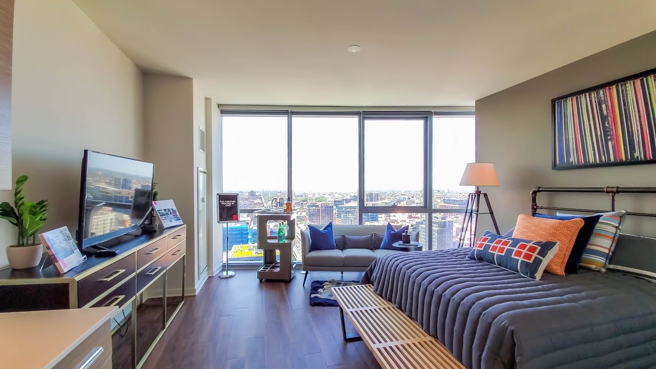 An -03 sunset-view studio model at the West Loop's new 727 West Madison ...