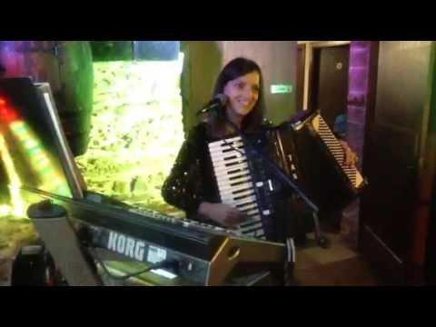 TANIA Y. SU ACORDEÓN (a Tumbiadoira 2016 - YouTube