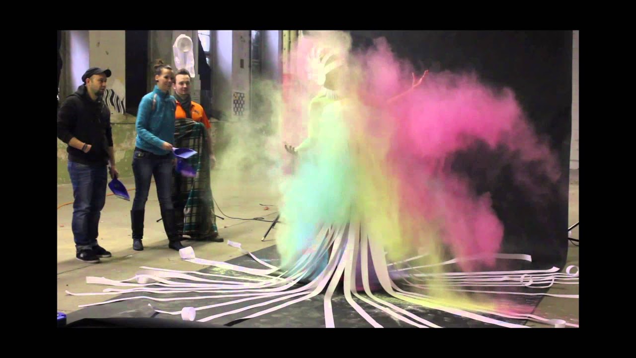 Farbpulvershooting mit Fotograf /Digitalartist Mike Hillebrand - YouTube