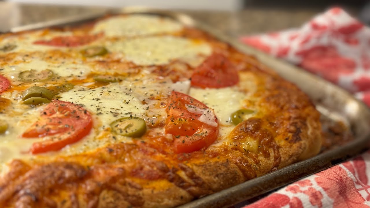 Make homemade pizza with me!! - YouTube