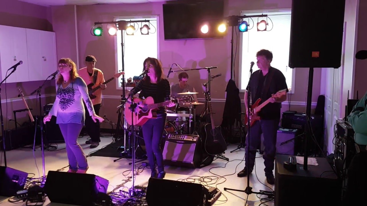 Barbara Lin Band @ Music Fest/Pig Roast...American Legion - YouTube