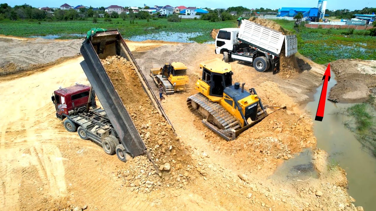 Incredible Stronger Bulldozer SHANTUI DH17C2 Working push soil delete ...