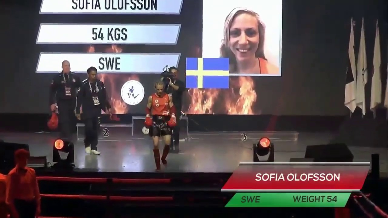 Sofia Olofsson V Chommanee Teahiran in a battle for gold World Muaythai Championships 2018 - YouTube