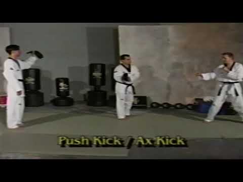 Grandmaster Herb Perez - Fighting stance & kicking drills