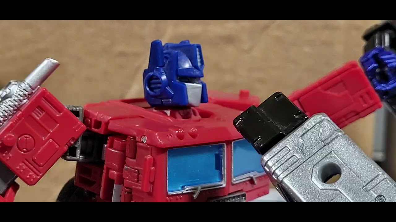 Transformers stop-motion: Optimus Prime vs Megatron - YouTube