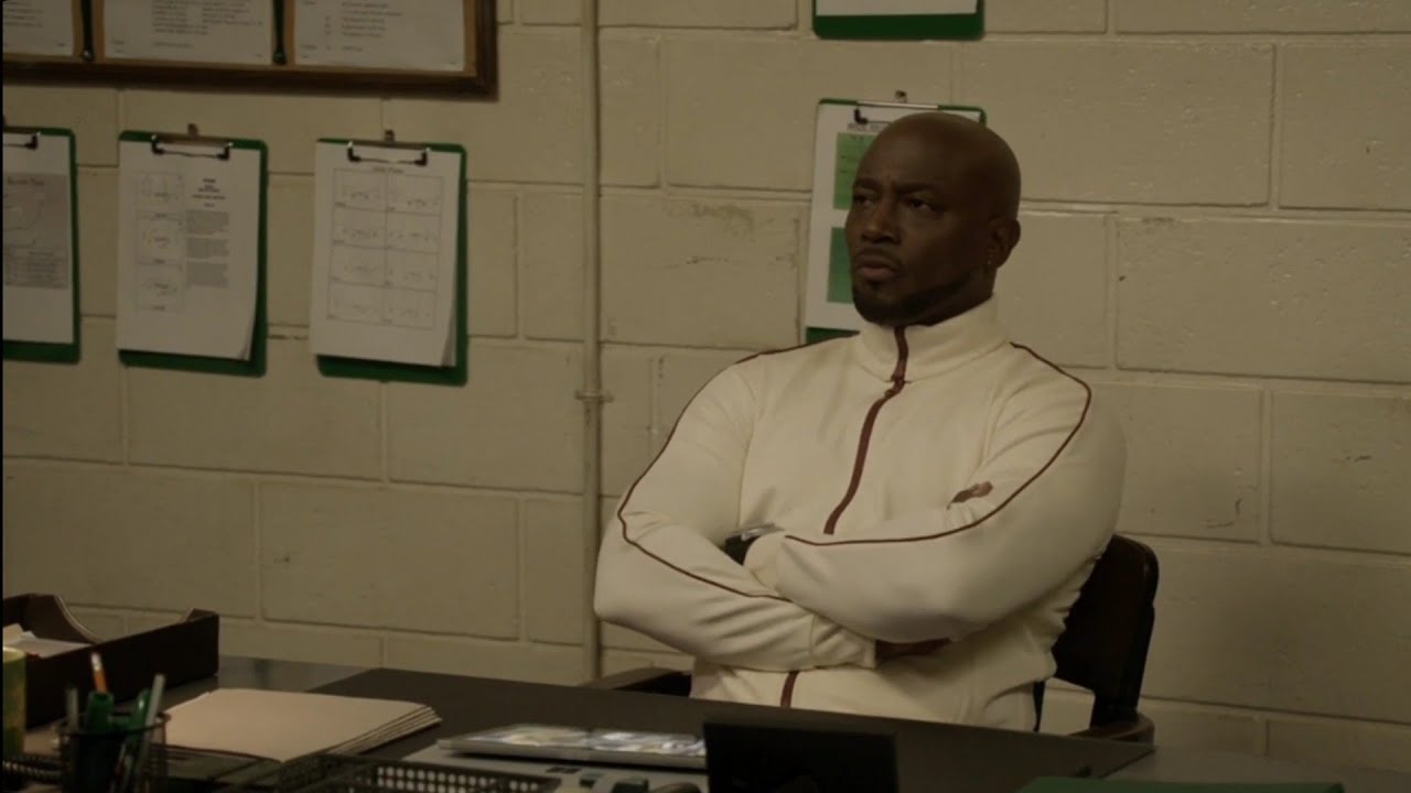 All American 4x01| Coach Baker is still upset with Spencer - YouTube