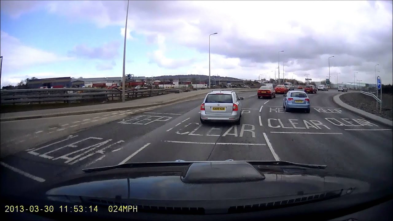 Car cutting across dangerously at Gogar roundabout - YouTube