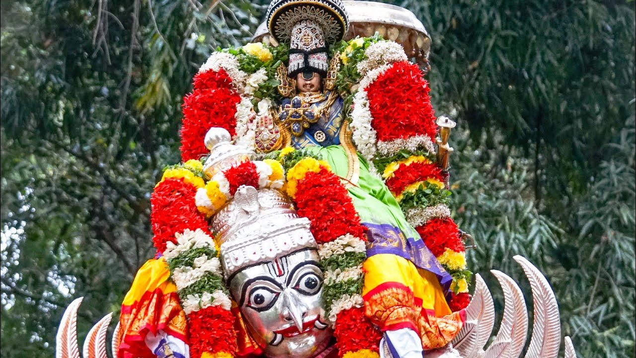 Maasi Garuda Vaganam 2021 Srirangam Temple Theppam Ursavam day 4 - YouTube