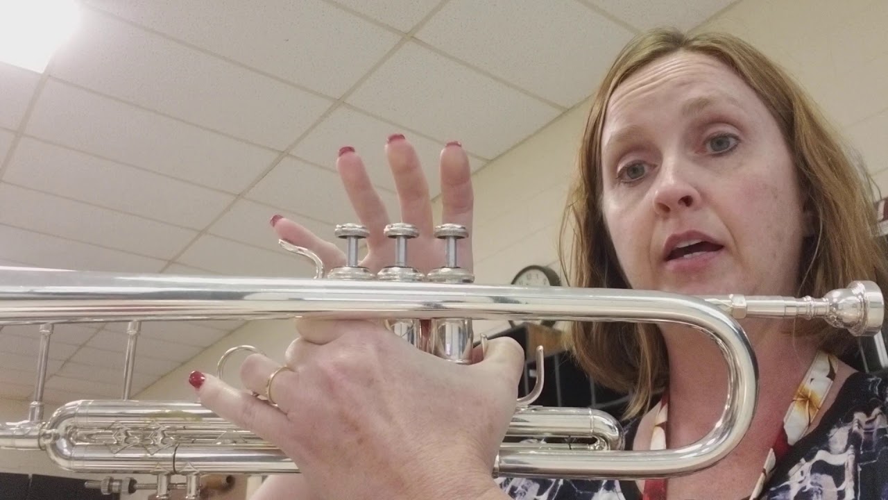 Concert B flat C major scale for trumpet - YouTube