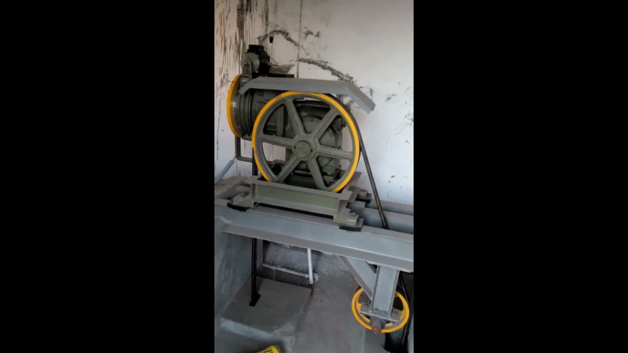 Inside lift room and lift motor working - YouTube