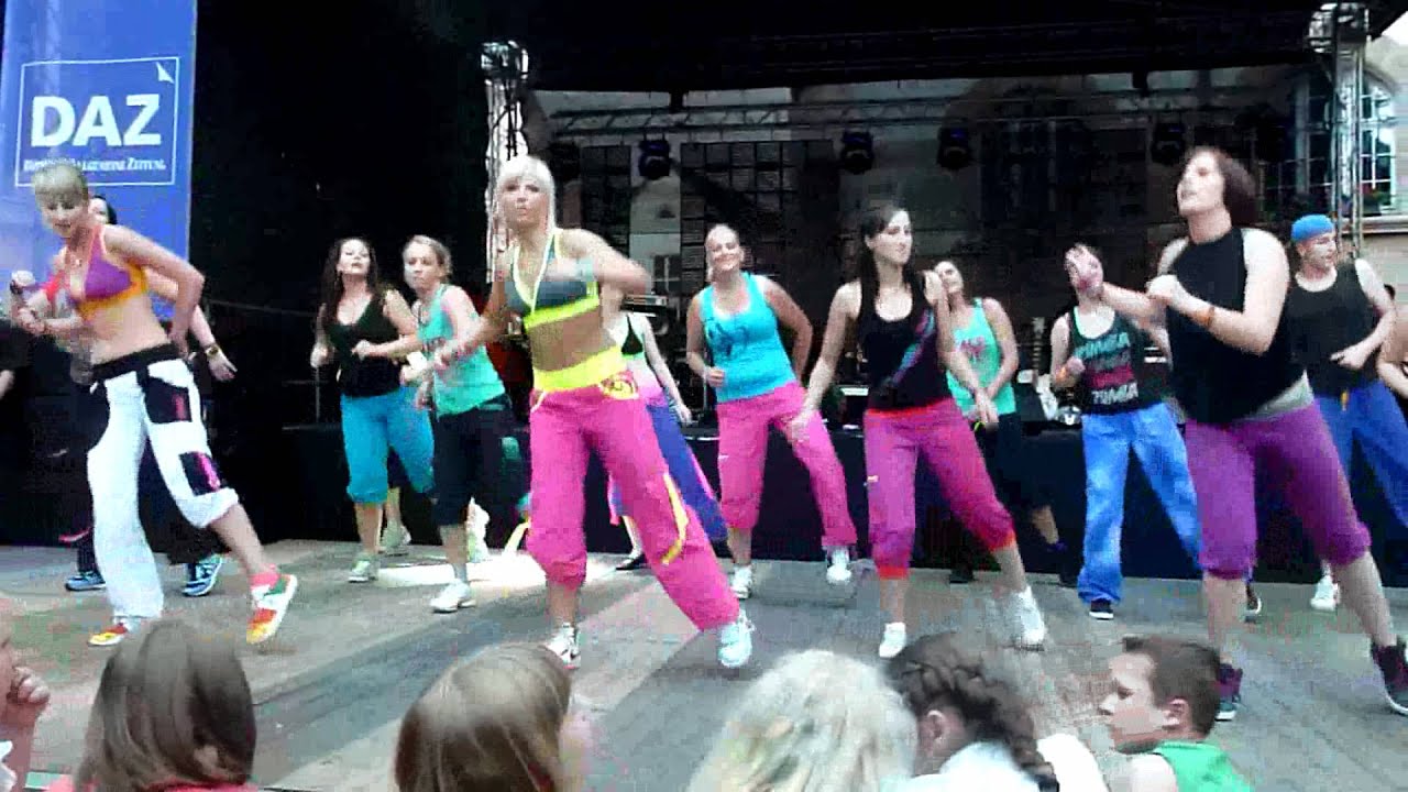 Zumba Auftritt: DS DANCE CREW _ Baila Pa Emociona Calypso - YouTube