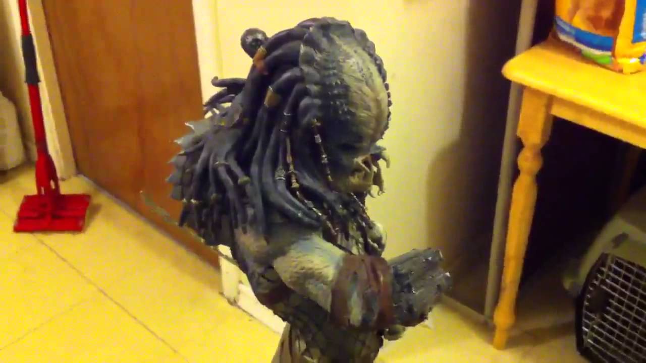 Sideshow Elder Predator Statue Review - YouTube