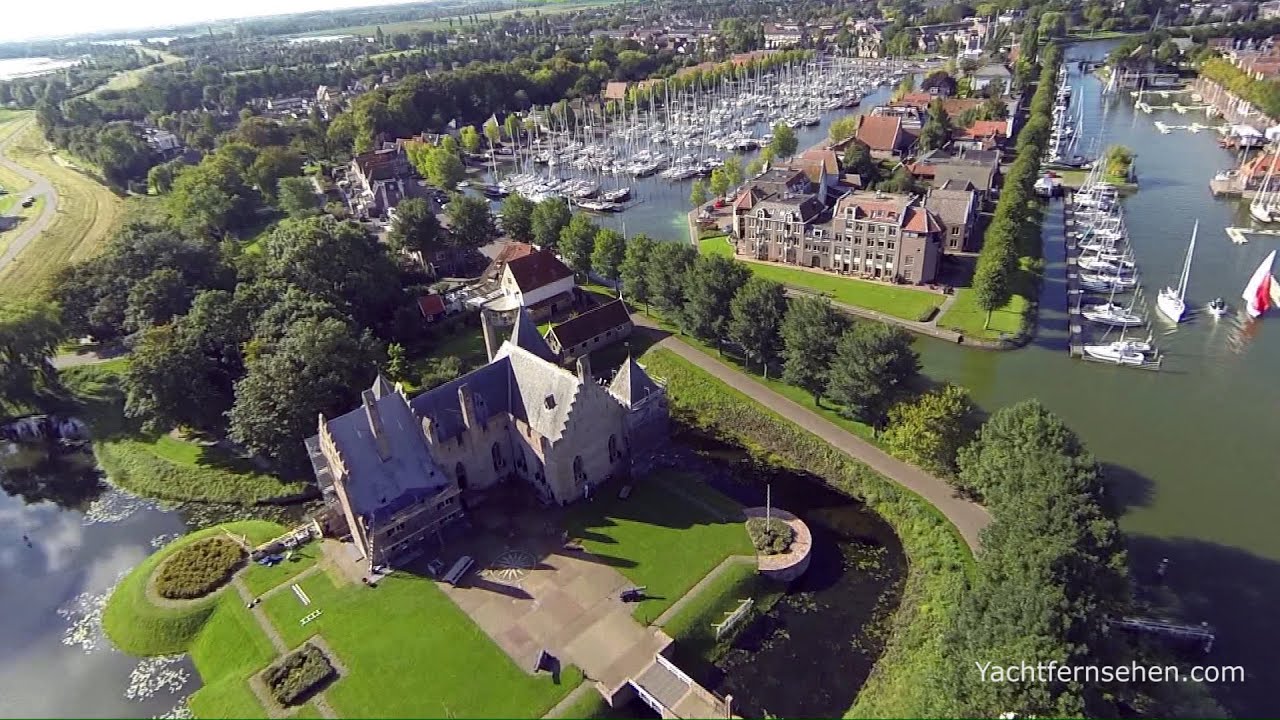 Medemblik from above - by Yachtfernsehen.com - YouTube