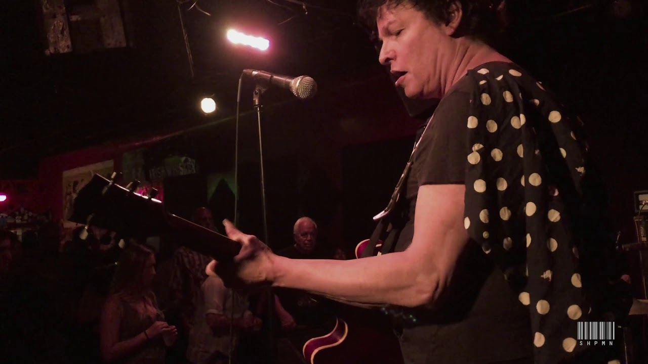 SUBSONICS "She's Not Dead Yet" LIVE - YouTube