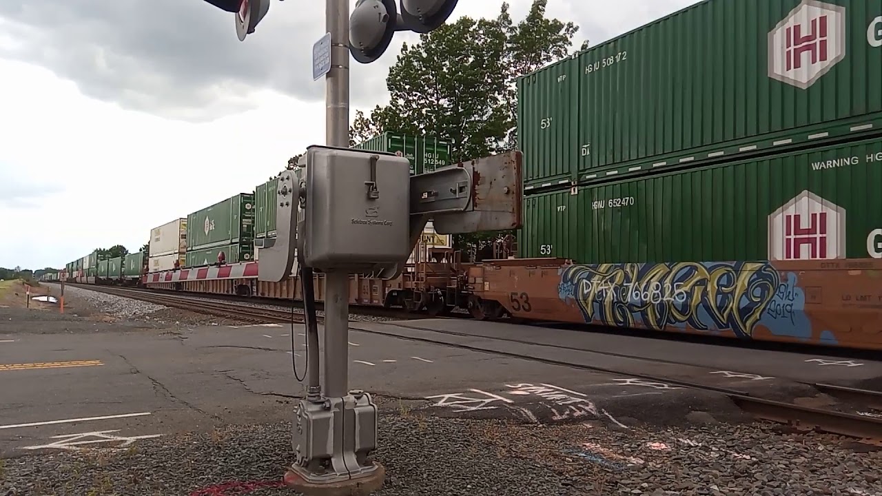 Ns 214 intermodal train in south Manassas va - YouTube