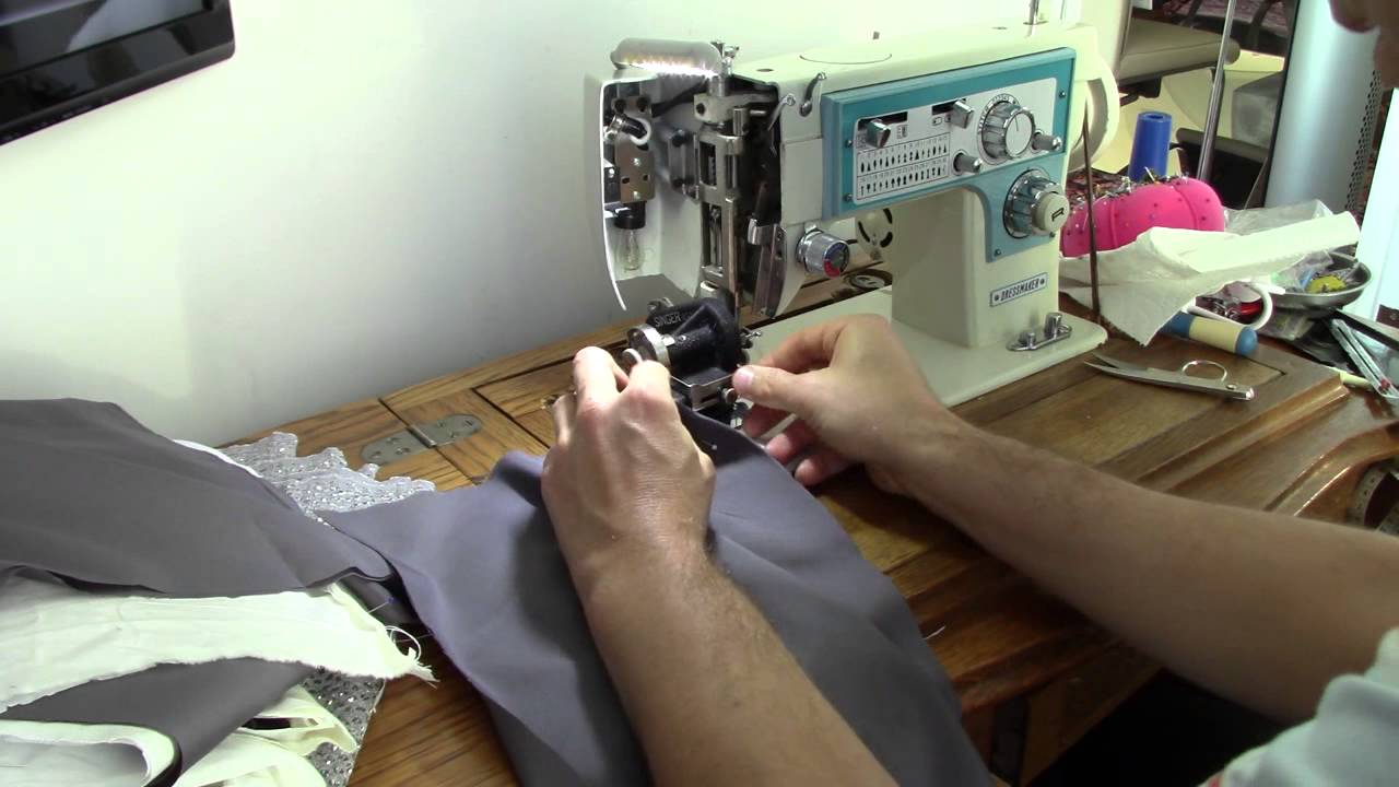 Singer Pinking Attachment - YouTube