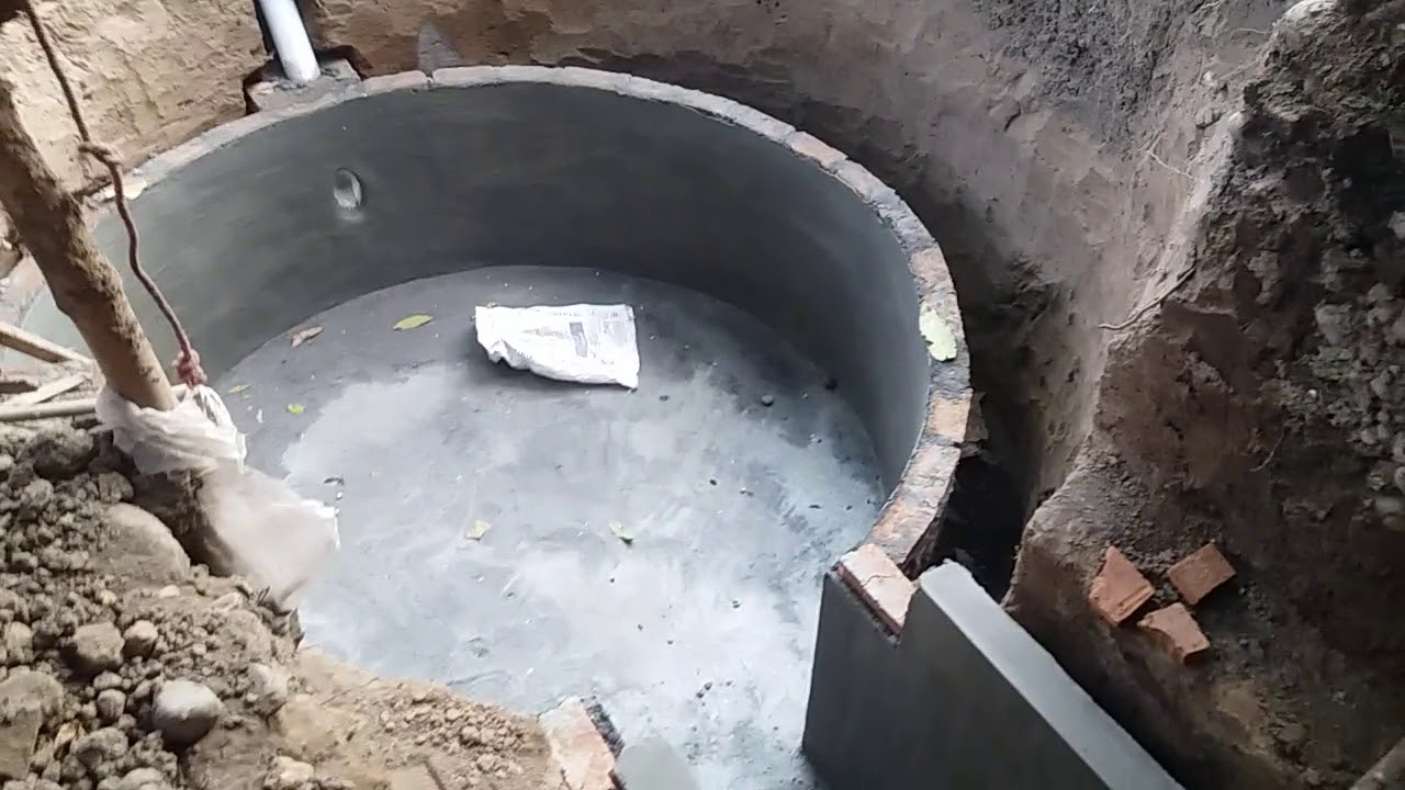 Proses Pembuatan Biogas Kotoran Sapi di Hari ke 1 ( part 1 ) - YouTube