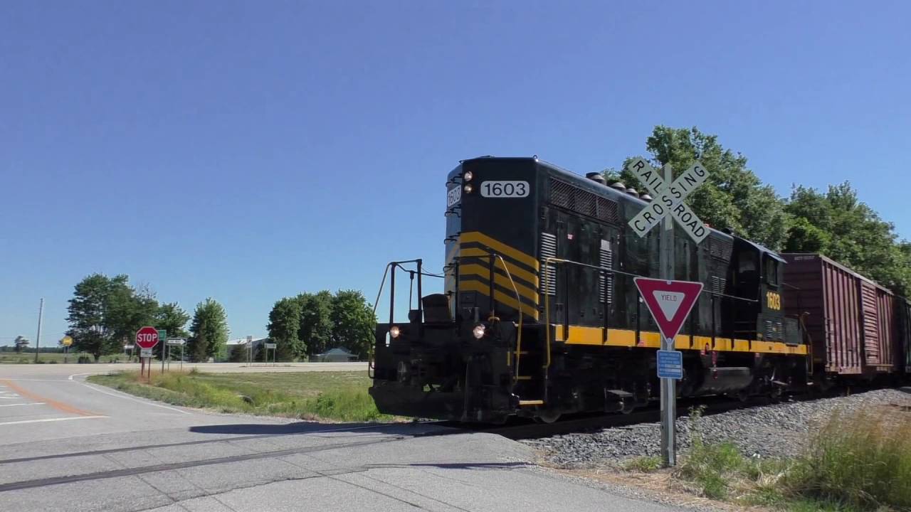 GP16 locomotive on rickety rail ND&W Railroad - YouTube