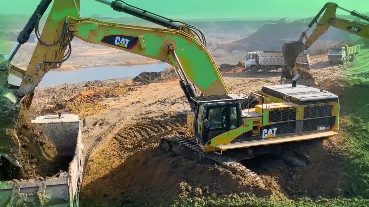 THE POWER OF CATERPILLAR EXCAVATORS WORK HARD WITH DUMP TRUCK AT MINING ...