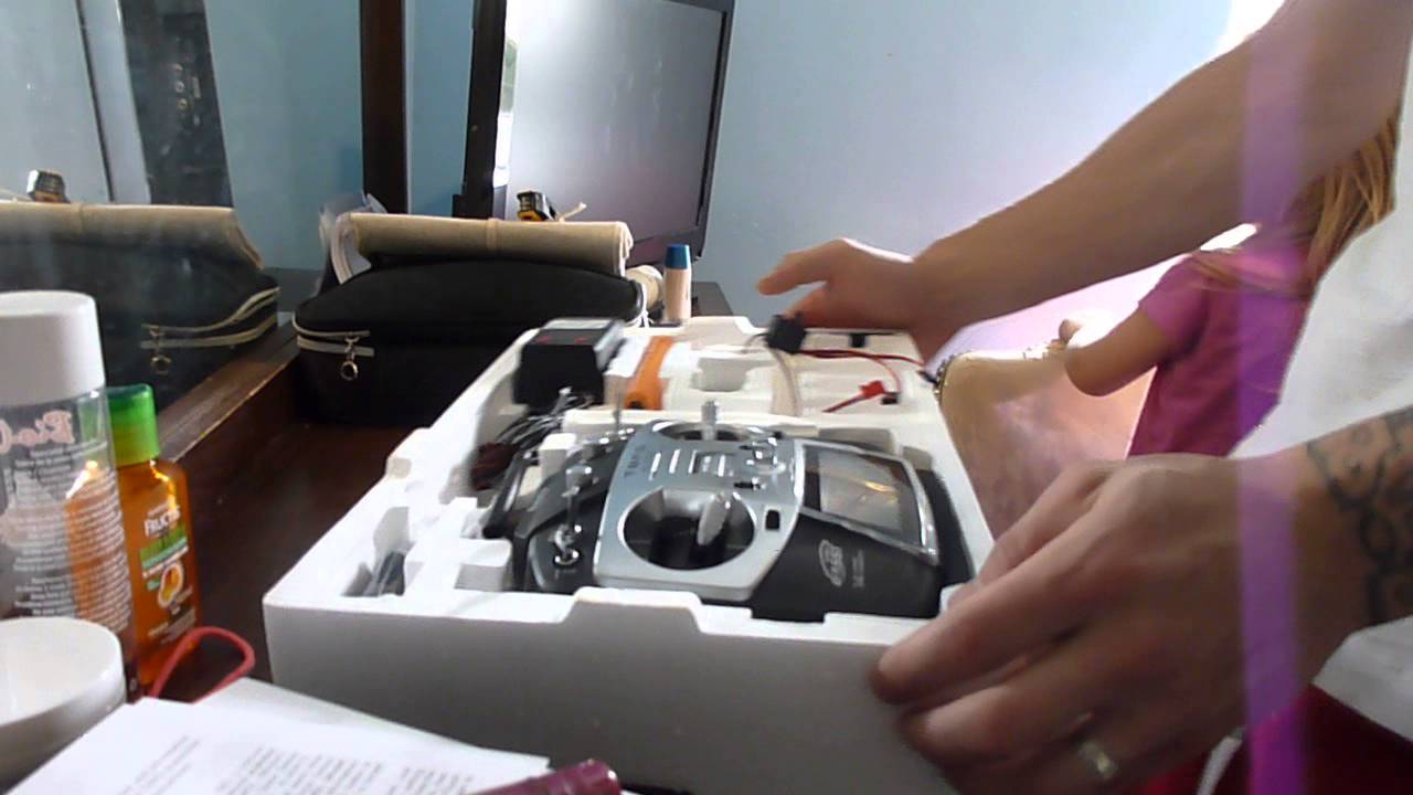 Futaba 8fg unboxing - YouTube