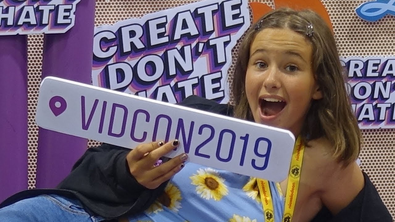 VIDCON 2019 DAY 1 VLOG 🍍 JohnnaMazing & Josh Darnit Family - YouTube