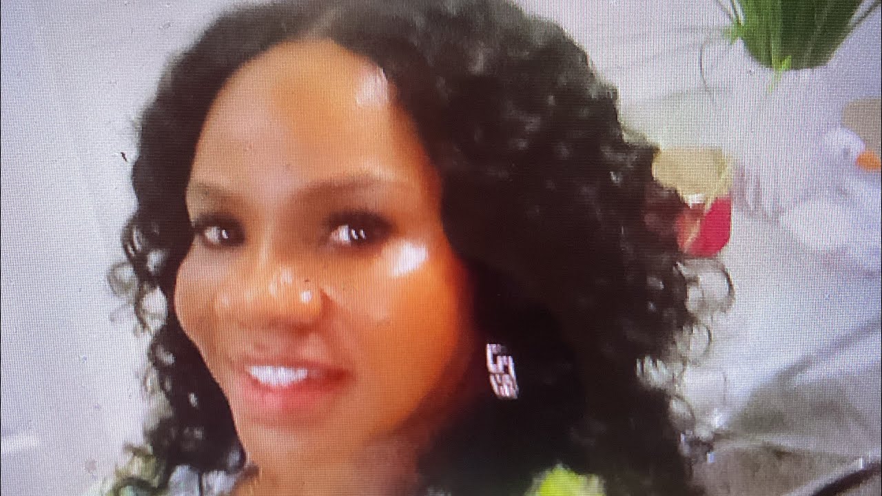 Bob quick weave/curly w/leave out middle part protective style method ...
