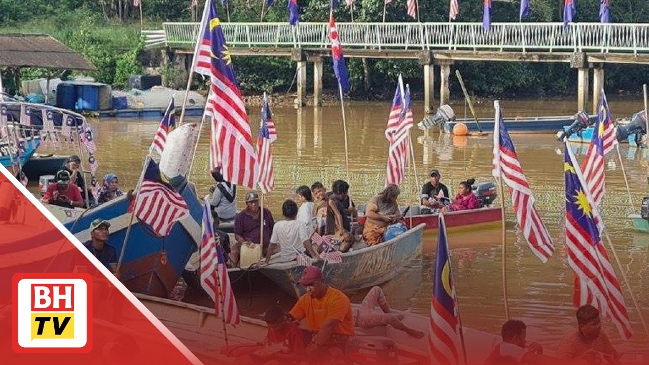 70 bot nelayan berarak 2 kilometer sambil kibar Jalur Gemilang - YouTube