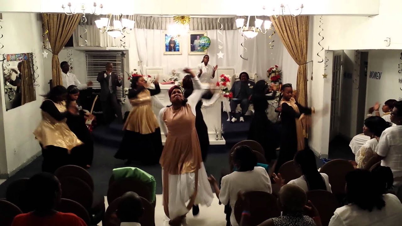 You're Amazing - Ricky Dillard New G Trinity Veil Praise Dancers - YouTube